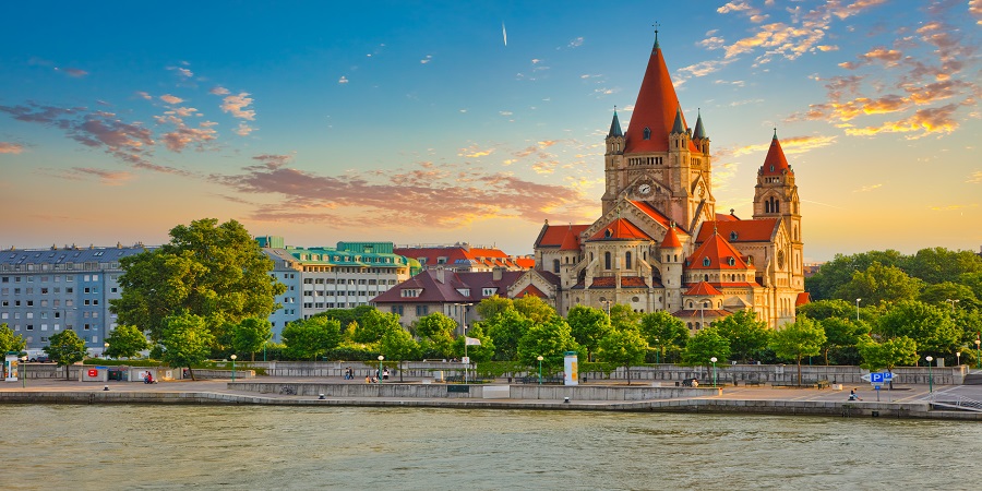 Grand Alpine Explorer & Delights of the Danube Cruise